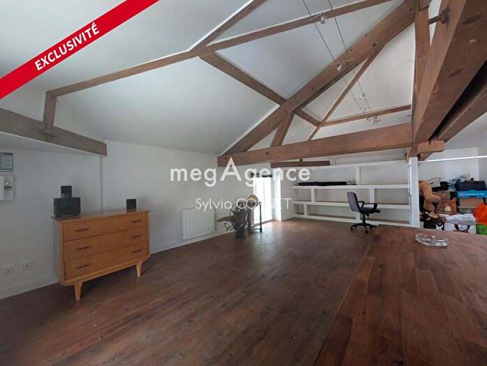 Appartement 6 pièces à Tenay, à vendre