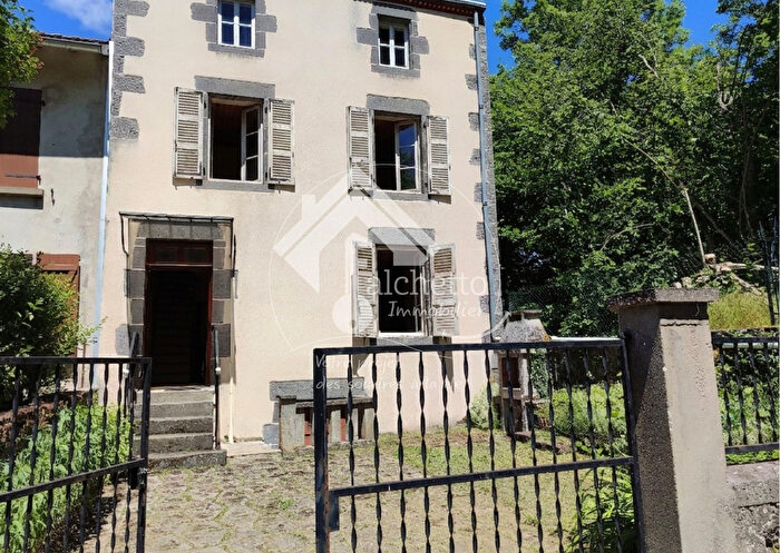 Aydat - Maison 5 pièces à vendre