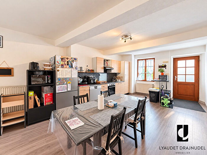 Maison 5 pièces à Saint-Symphorien-de-Lay, à vendre