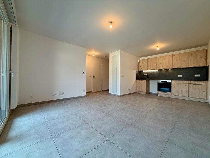 Cluses, Centre-ville : Appartement 2 pièces à vendre