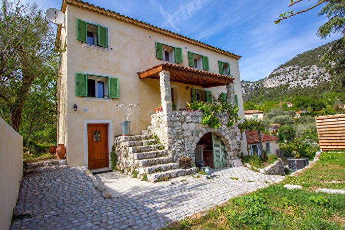 Maison 4 pièces à louer à Tourrette-Levens
