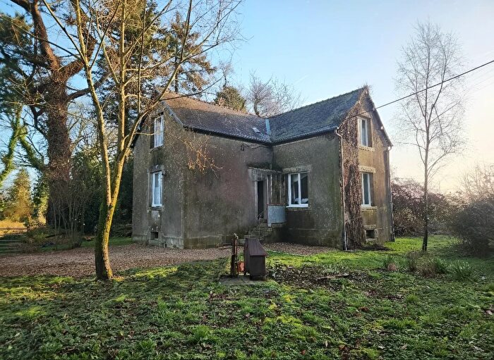 Maison à vendre - Poullaouen - 5 pièces - 3 chambres