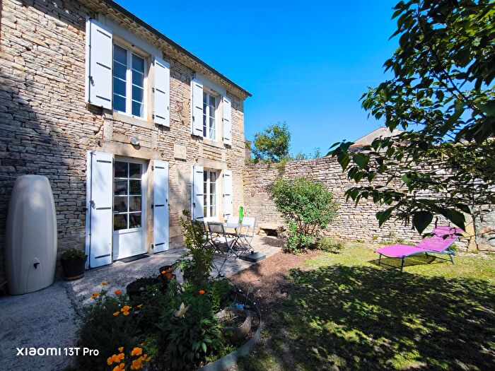 Asnières-la-Giraud : Maison 6 pièces à vendre