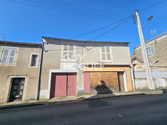 Fontenay-le-Comte, Chamiraud, Grissais, Le Gros Noyer : Maison 4 pièces à vendre