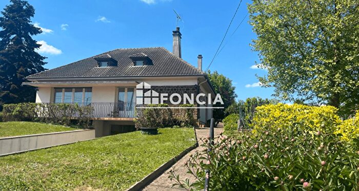 Maison à vendre - Beaumont-sur-Sarthe - 7 pièces - 5 chambres