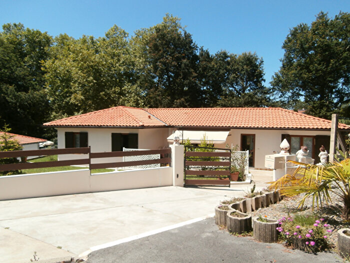 Maisons à vendre et appartements à louer - 1