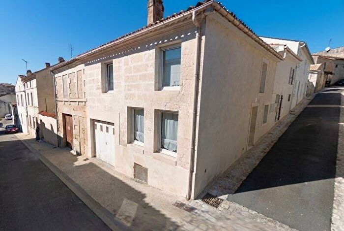 Maison à louer - Pons - 3 pièces - 2 chambres