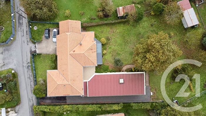 Maison à vendre - Saint-Junien - 7 pièces - 4 chambres