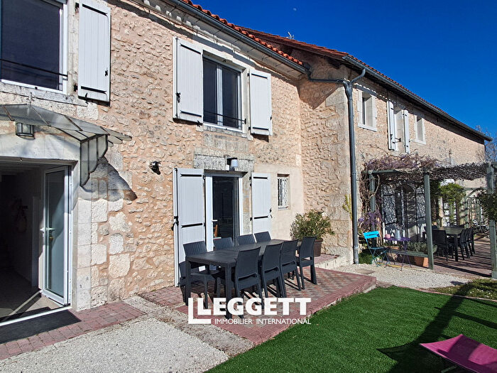 Maison à vendre - Gout-Rossignol - 5 pièces - 4 chambres