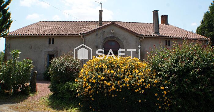 La Châtaigneraie : Maison 6 pièces à vendre