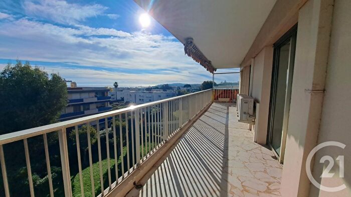 Appartement 4 pièces à louer à Antibes, Rastines, Super Antibes, Laval, La Fontonne