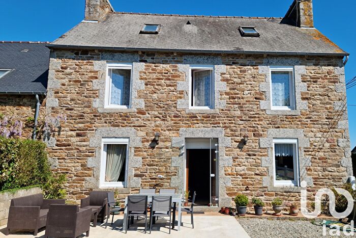 Maison à vendre - Plouguenast - 7 pièces - 5 chambres