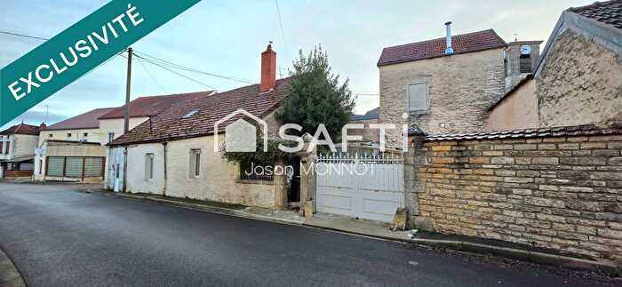 Maison à vendre - Sainte-Colombe-sur-Seine - 5 pièces - 3 chambres