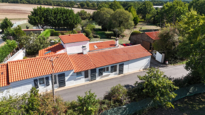 Saint-Christophe-du-Ligneron - Maison 5 pièces à vendre