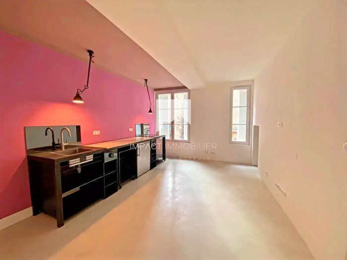 Appartement à vendre - Hyères, Centre-ville - 2 pièces - 1 chambre