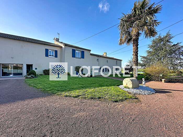 Maison à vendre - Bressuire, Breuil-Chaussée - 14 pièces - 10 chambres