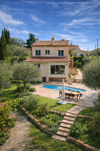 Maison à vendre - La Gaude - 7 pièces - 5 chambres