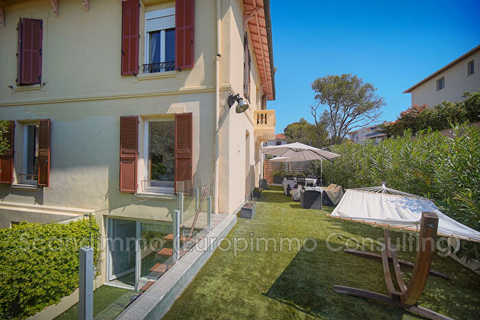 Appartement à vendre - Antibes, Antibes-les-Pins, Trianon, Le Fournel, Peyregoue - 4 pièces - 4 chambres