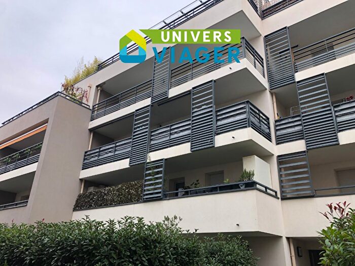 Appartement à vendre - Vénissieux, Centre-ville - 3 pièces - 2 chambres