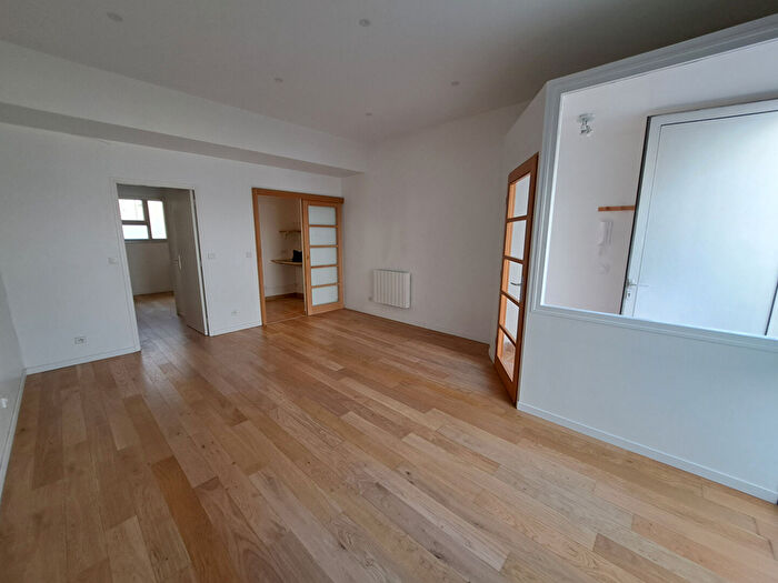 Appartement 2 pièces à Montreuil, Bas Montreuil, République, à louer
