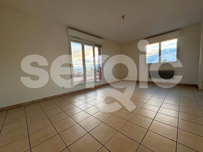 Appartement à louer - Orléans, Saint-Marc, Faubourg Bourgogne - 3 pièces - 2 chambres