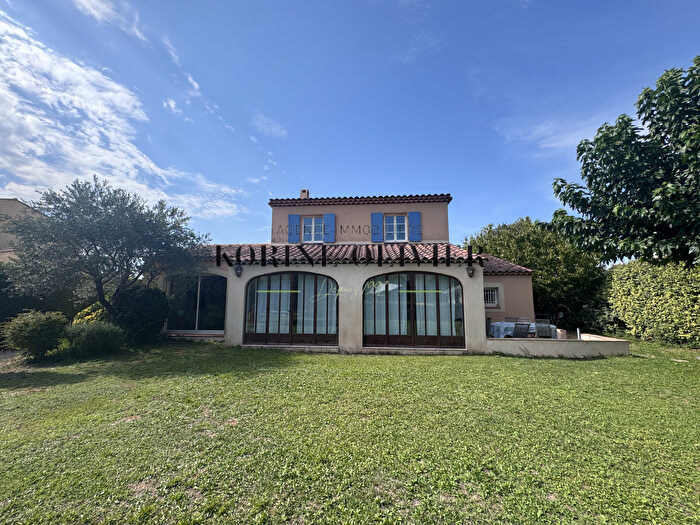 Aix-en-Provence, Saint-Donat, Les Platanes : Maison 5 pièces à louer