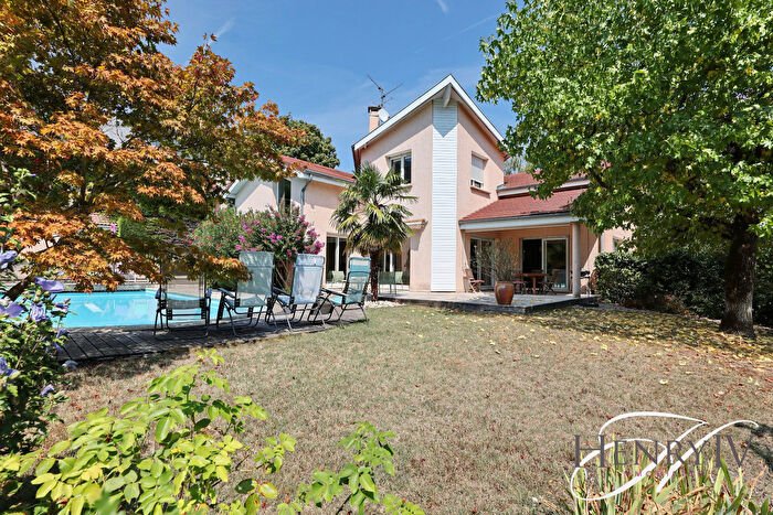 Maison à vendre - Saint-Ismier - 7 pièces - 5 chambres