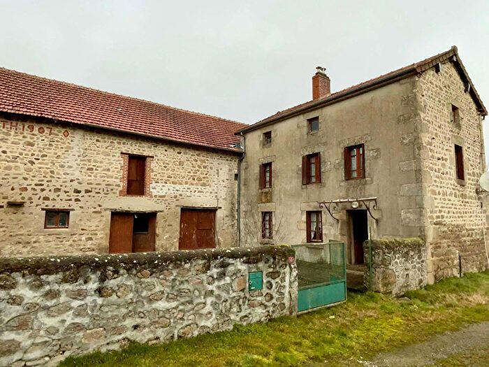 Maison à vendre - Saint-Quentin-la-Chabanne - 5 pièces - 4 chambres