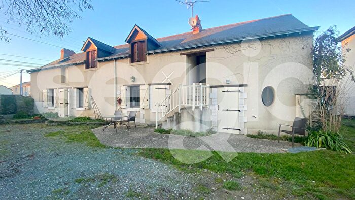 Maison à louer - Mûrs-Erigné - 5 pièces - 4 chambres