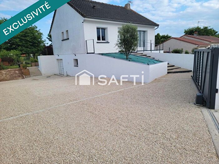 Maison 5 pièces à Neuville-de-Poitou, à vendre