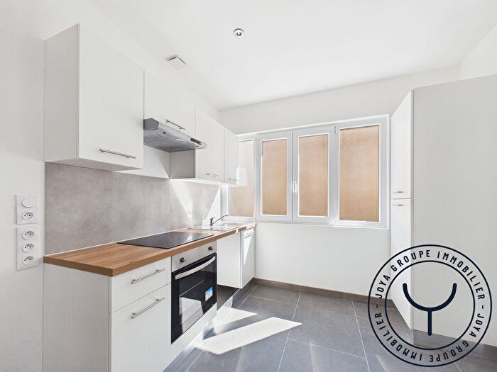 Appartement à louer - Romilly-sur-Seine, Le Trou-du-Chêne - 2 pièces - 1 chambre