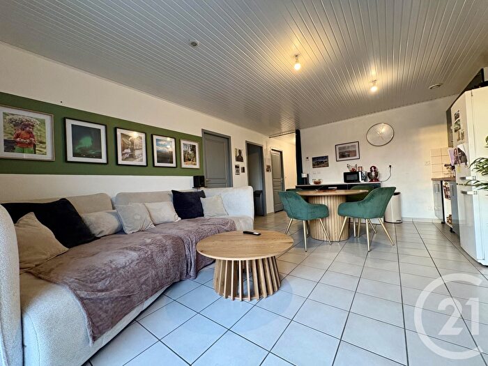 Appartement à vendre - Saint-Genix-sur-Guiers - 3 pièces - 2 chambres