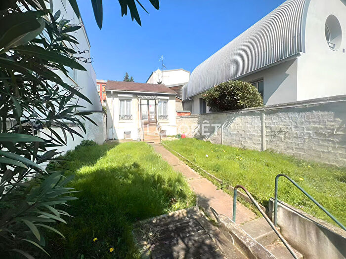 Maison à vendre - Issy-les-Moulineaux, Les Epinettes, Le Fort, Les Hauts dIssy - 2 pièces - 1 chambre