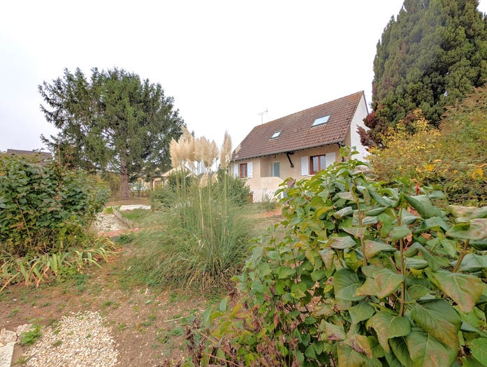 Villiers-sur-Tholon : Maison 4 pièces à vendre
