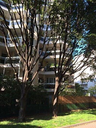 Appartement à louer - Hôtel de Ville, Courbevoie - 1 pièce