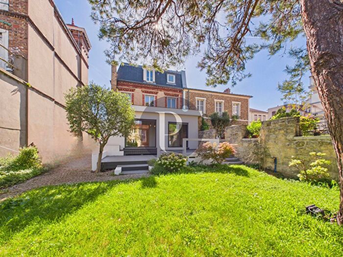 Clamart, Gare : Maison 8 pièces à vendre