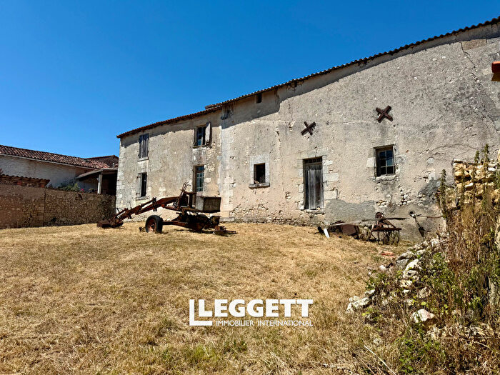 Maison à vendre - Brossac - 8 pièces - 4 chambres