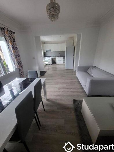 Appartement à louer - Boissiere, Trappes - 1 pièce - 5 chambres