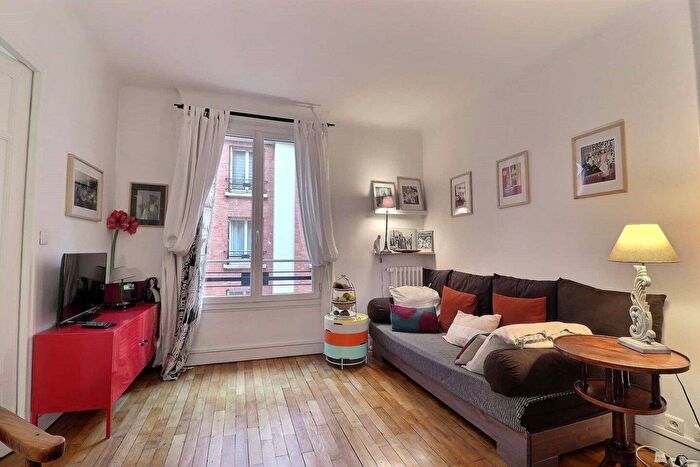 Appartement à louer - Bel-Air Nord, Paris ème arrondissement - 1 pièce