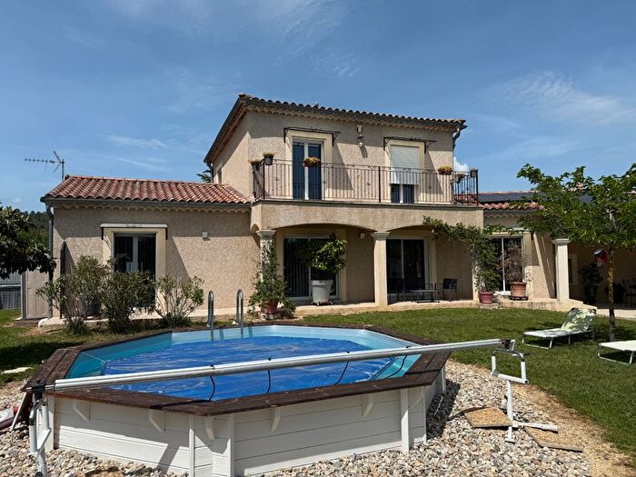 Maison 4 pièces à Saint-Privat-des-Vieux, à vendre