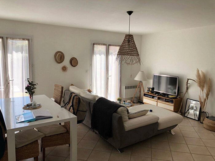Maison 4 pièces à louer - Roquefort-la-Bédoule