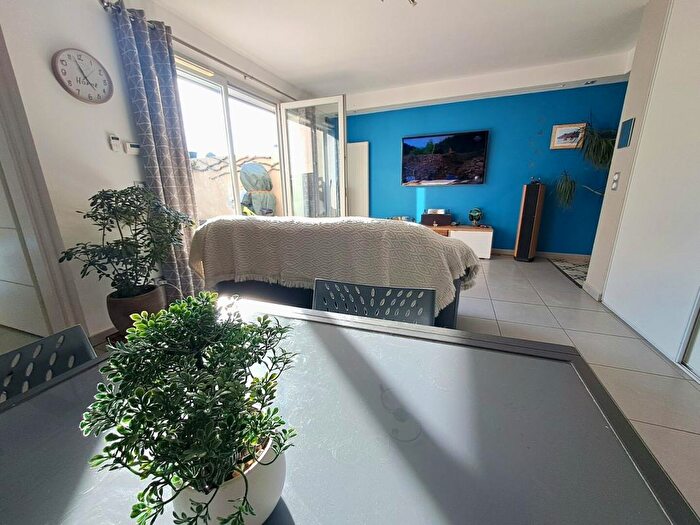 Maison 4 pièces à La Tour-d'Aigues, à vendre