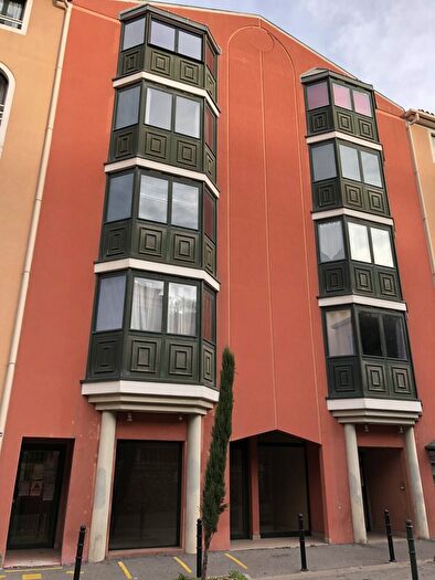 Centre Ville Sud Ouest, Grasse : Appartement 4 pièces à louer