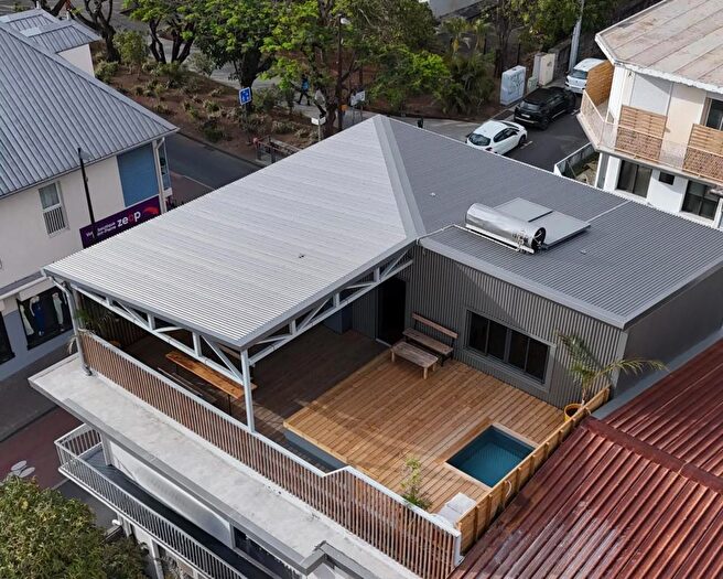 Appartement à vendre - Saint-Pierre, Centre-ville - 6 pièces - 5 chambres