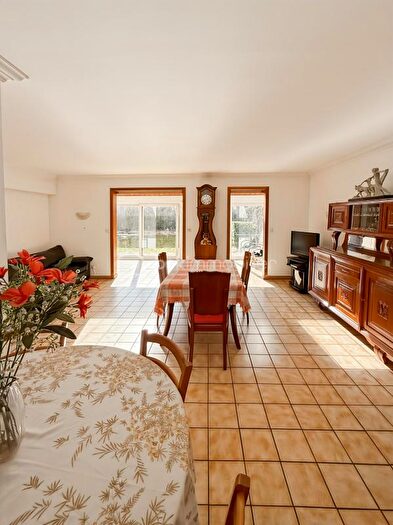 Maison à vendre - Moissy-Cramayel, Centre-ville - 5 pièces - 2 chambres