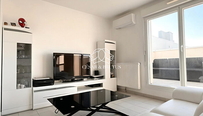 Saint-Priest, Centre-ville : Appartement 3 pièces à vendre