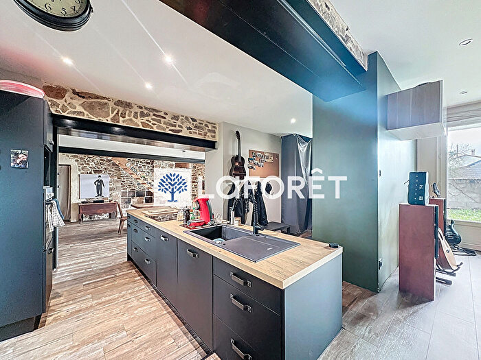 Maison à vendre - Nueil-les-Aubiers - 6 pièces - 3 chambres