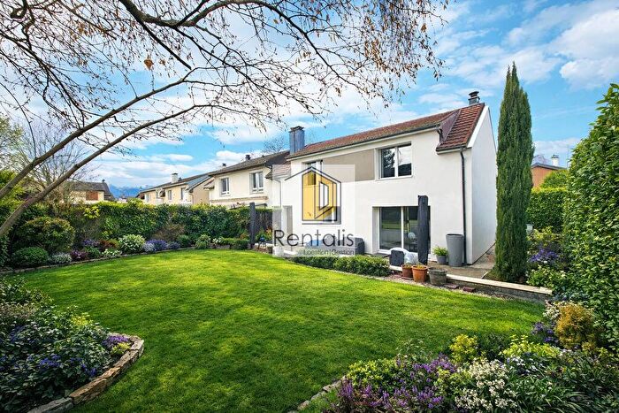 Maison à louer - Versonnex - 6 pièces - 4 chambres