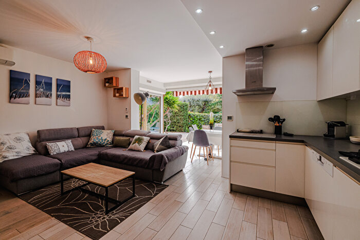 Appartement à vendre - Villeneuve-Loubet, Plage - 3 pièces - 2 chambres