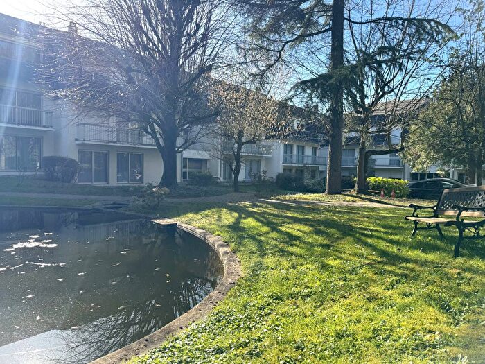 Appartement à louer - Bas Montmorency Centre - 1 pièce